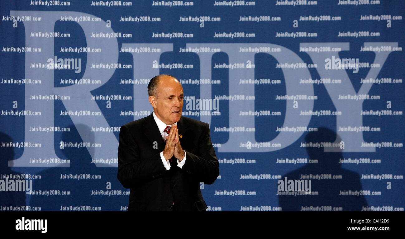 St. petersburg clearwater airport hi-res stock photography and images ...