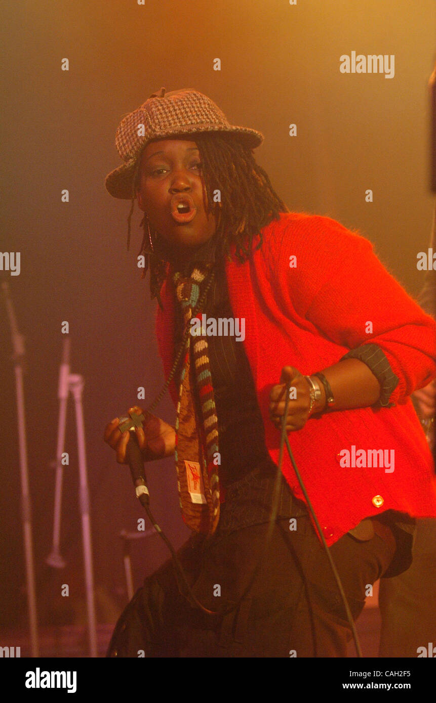 Tawiah singer hi-res stock photography and images - Alamy