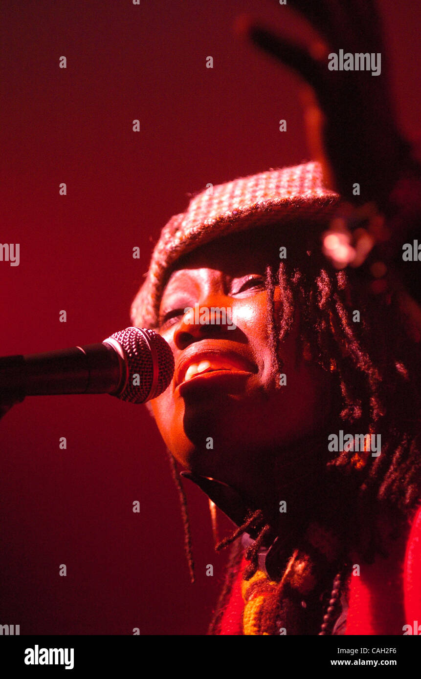 Tawiah singer hi-res stock photography and images - Alamy