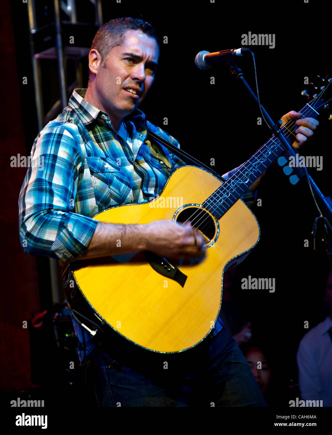 Ed robertson hi-res stock photography and images - Alamy