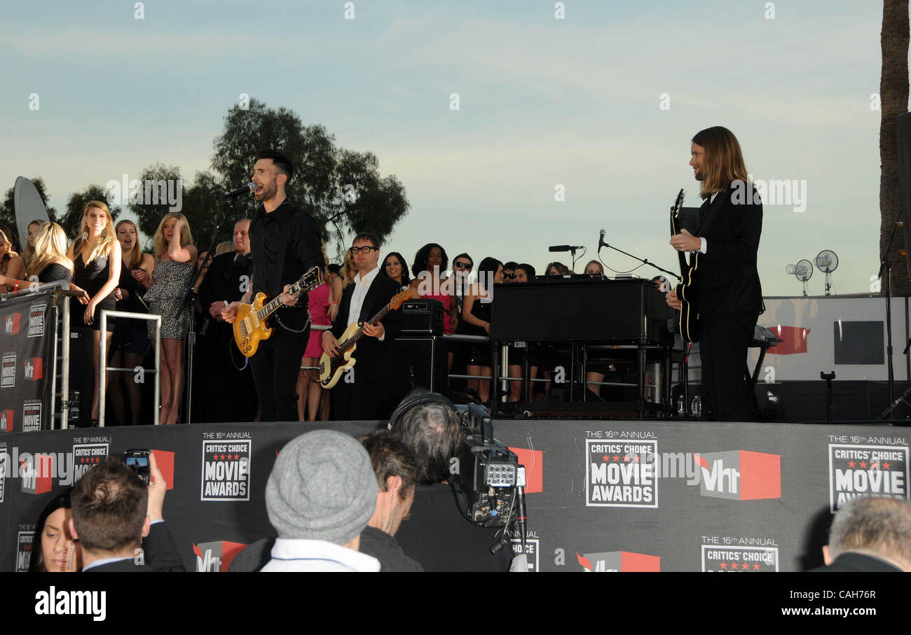 Maroon 5 photos hi-res stock photography and images - Alamy