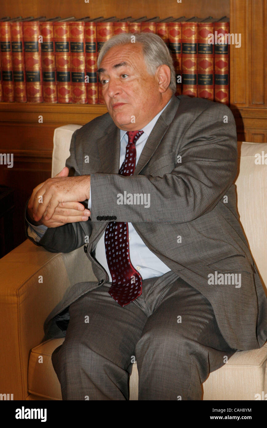 Dominique strauss kahn arrested hi-res stock photography and images - Alamy