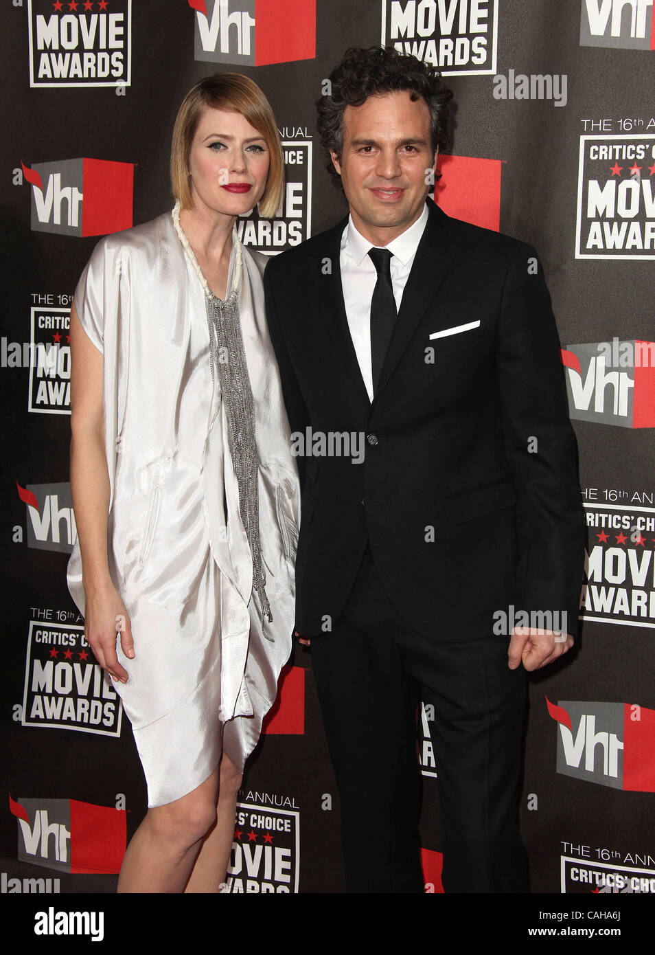 Jan. 14, 2011 - Hollywood, California, U.S. - MARK RUFFALO & WIFE ...