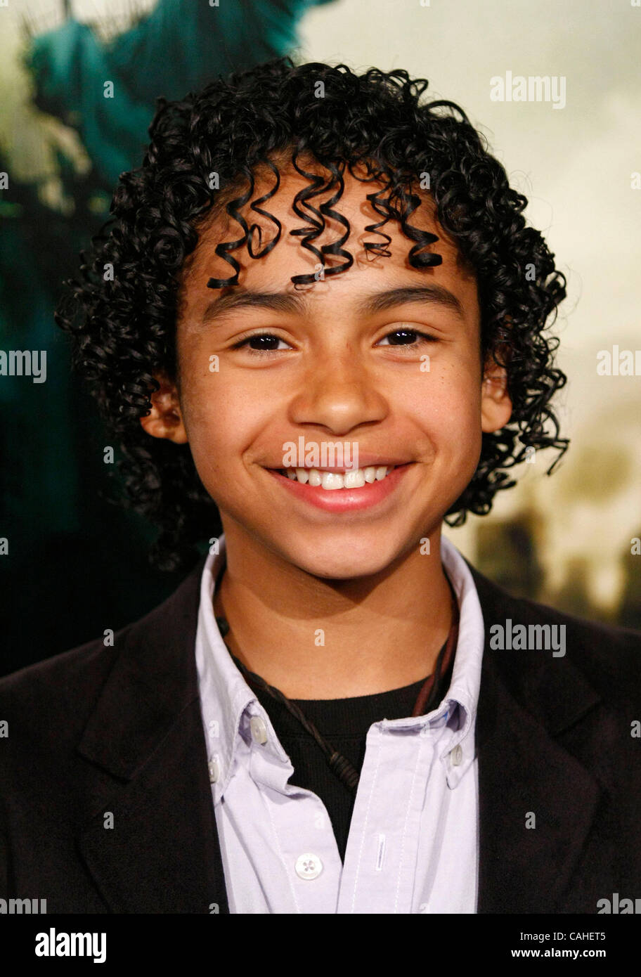 Jan 16, 2008 - Hollywood, California, USA - NOAH GRAY-CABEY arriving at ...