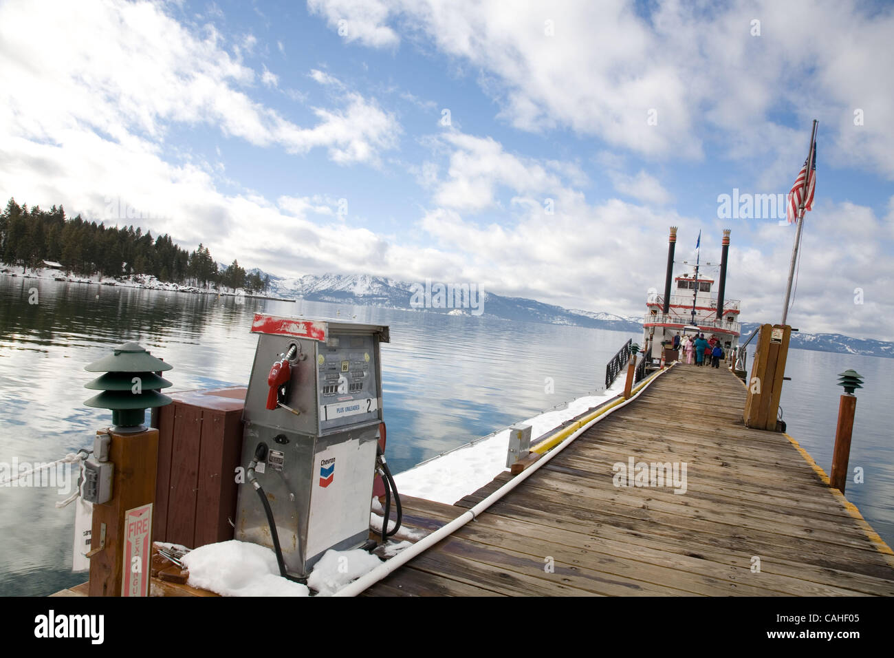 Jan 17, 2008 - Lake Tahoe, Nevada, USA - The M.S. Dixie II ...