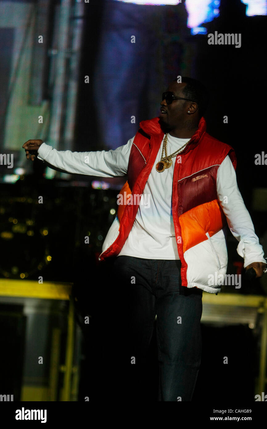 P diddy concert hi-res stock photography and images - Alamy