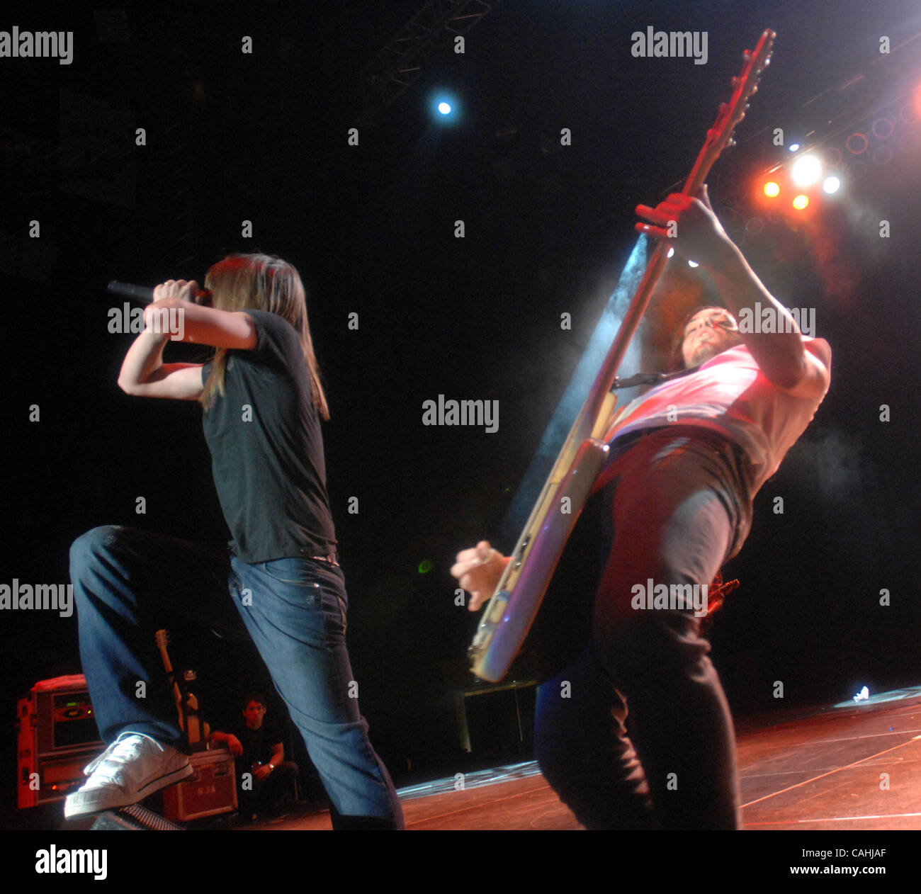 Dec. 4, 2007 - Norfolk, Virginia, USA - Singer RONNIE WINTER and Bass ...