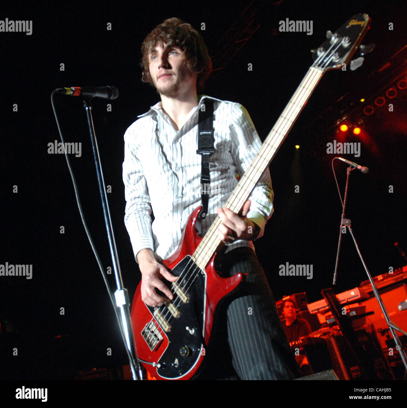 Dec. 4, 2007 - Norfolk, Virginia, USA - Singer / Bass Guitarist KENNY ...