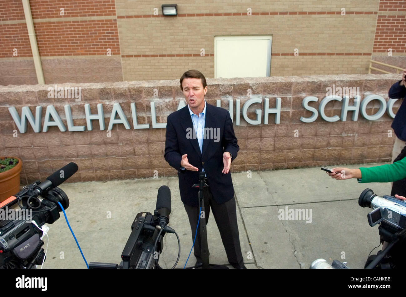 WALHALLA, SC - DECEMBER 6: Democratic presidential candidate John ...