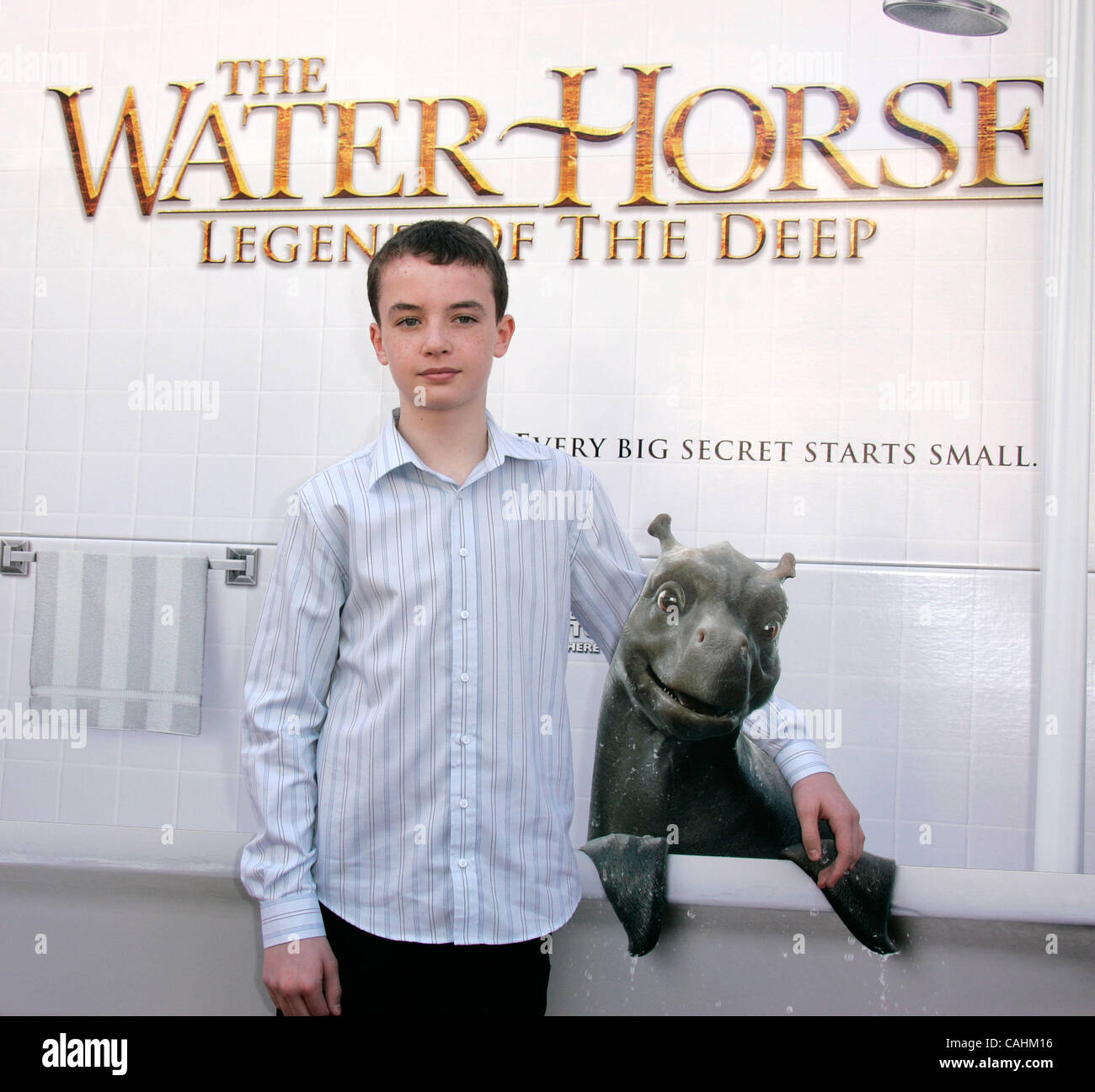 Dec 08, 2007 - Hollywood, California, USA - ALEX ETEL arriving to the ...