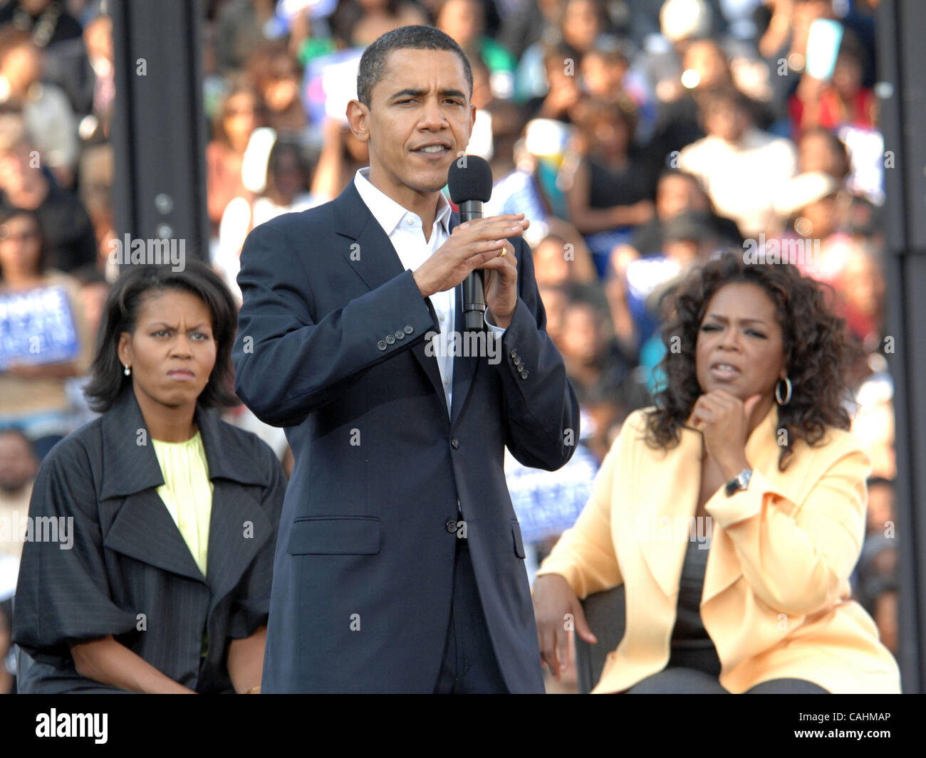 Dec 09, 2007 - Columbia, South Carolina, USA - MICHELLE OBAMA and ...