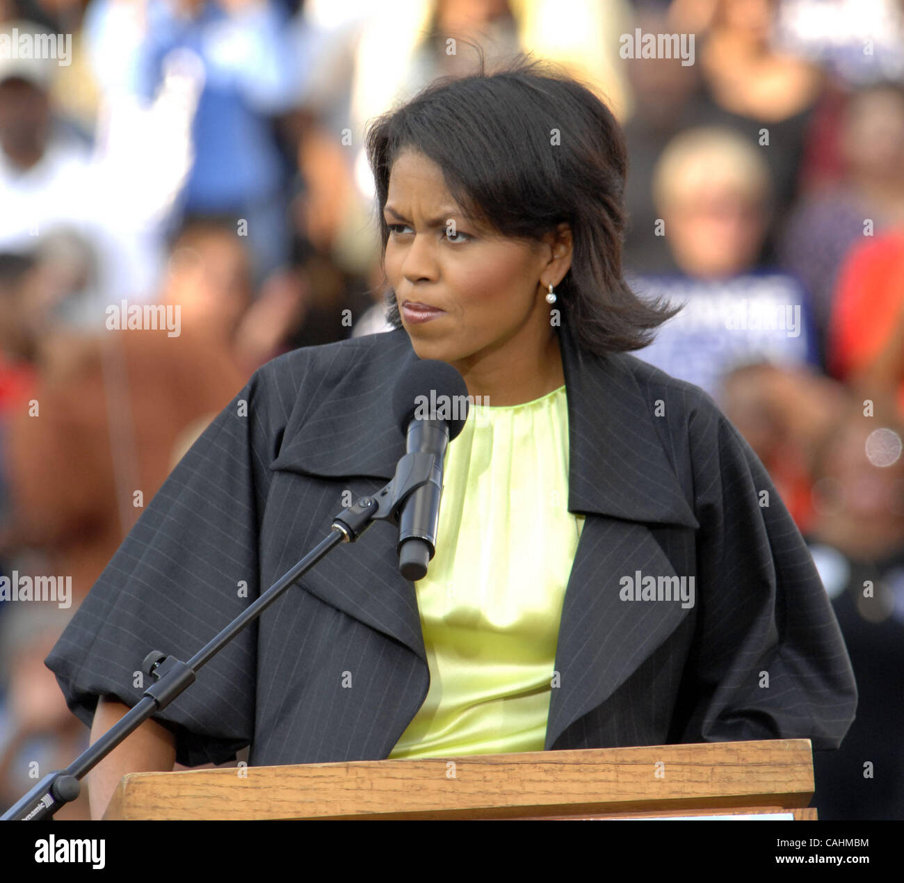 Michelle obama campaign 2007 hi-res stock photography and images - Alamy