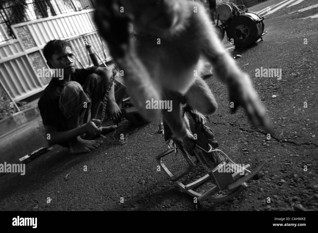 Children with their monkey performance traditional art "Monkey Mask" on ...