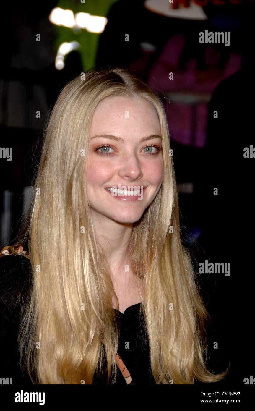 Amanda seyfried 2007 hi-res stock photography and images - Alamy
