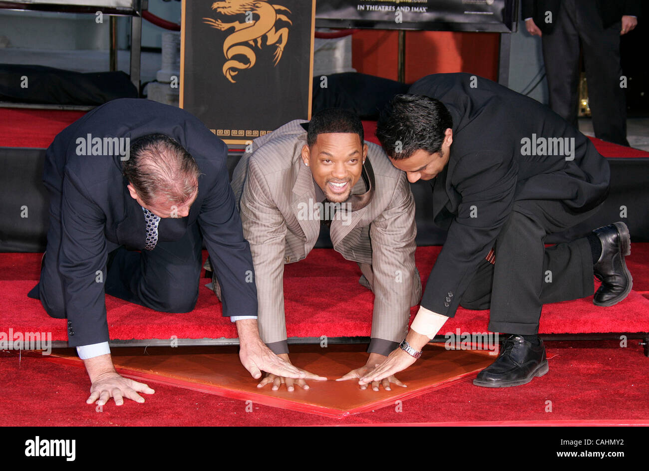 Dec 10, 2007 - Hollywood, California, USA - Actor WILL SMITH get his ...