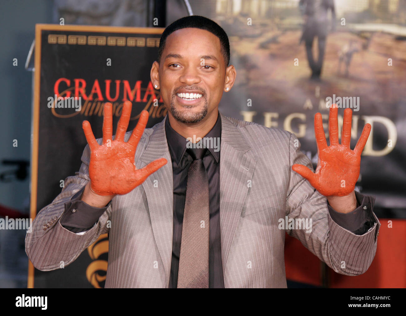 Dec 10, 2007 - Hollywood, California, USA - Actor WILL SMITH get his ...