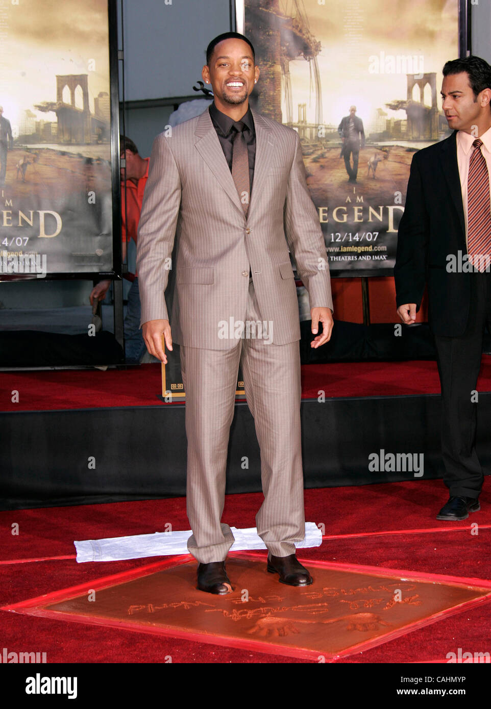 Dec 10, 2007 - Hollywood, California, USA - Actor WILL SMITH get his ...