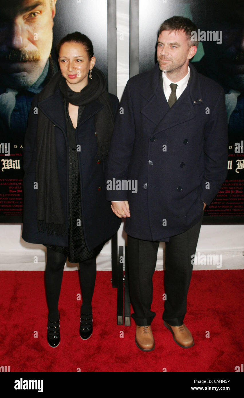 Maya rudolph and paul thomas anderson hi-res stock photography and ...