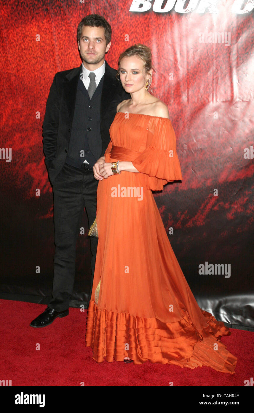 Dec 13, 2007 - New York, NY, USA - Actress DIANE KRUGER and actor ...