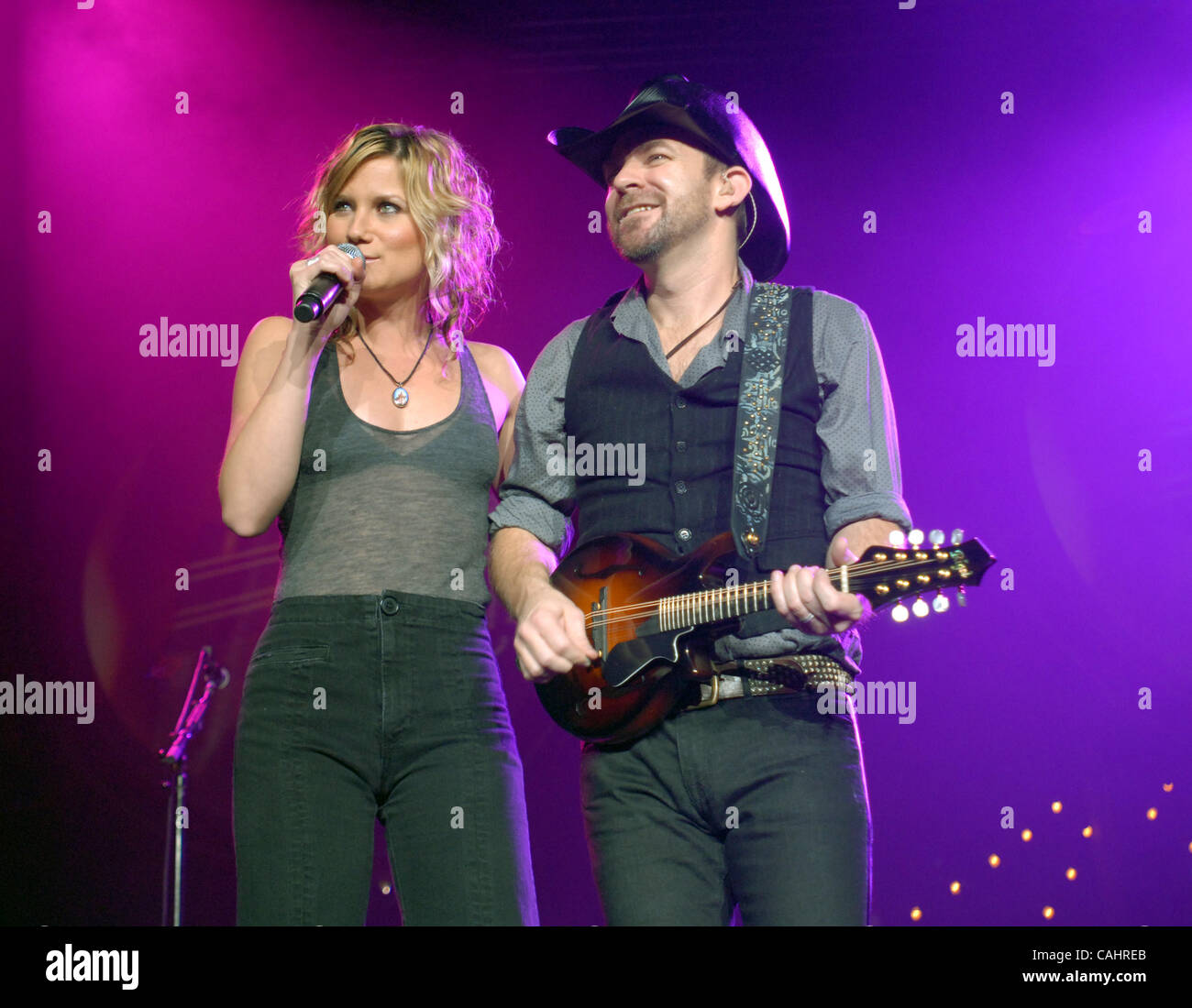 Dec 13, 2007 - Fayetteville, North Carolina, USA - (L-R) Singer ...