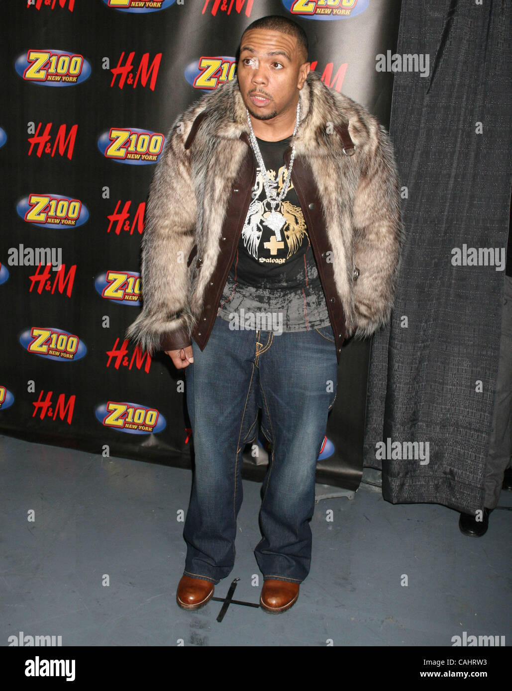 Dec 14, 2007 - New York, NY, USA - Rapper TIMBALAND poses for photos in ...