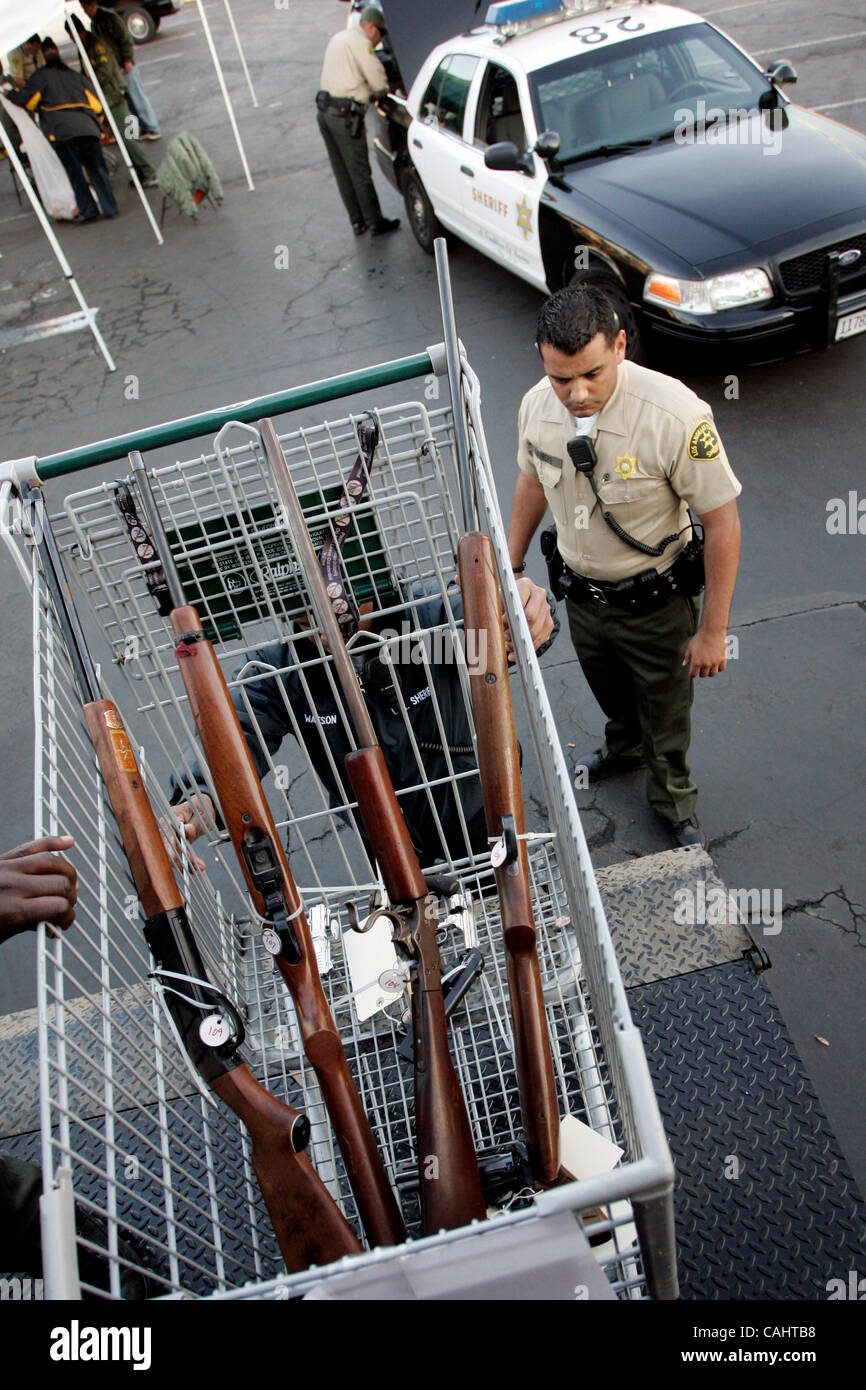 Dec 15, 2007 - Compton, CA, USA - In an effort to reduce violence , 156 ...