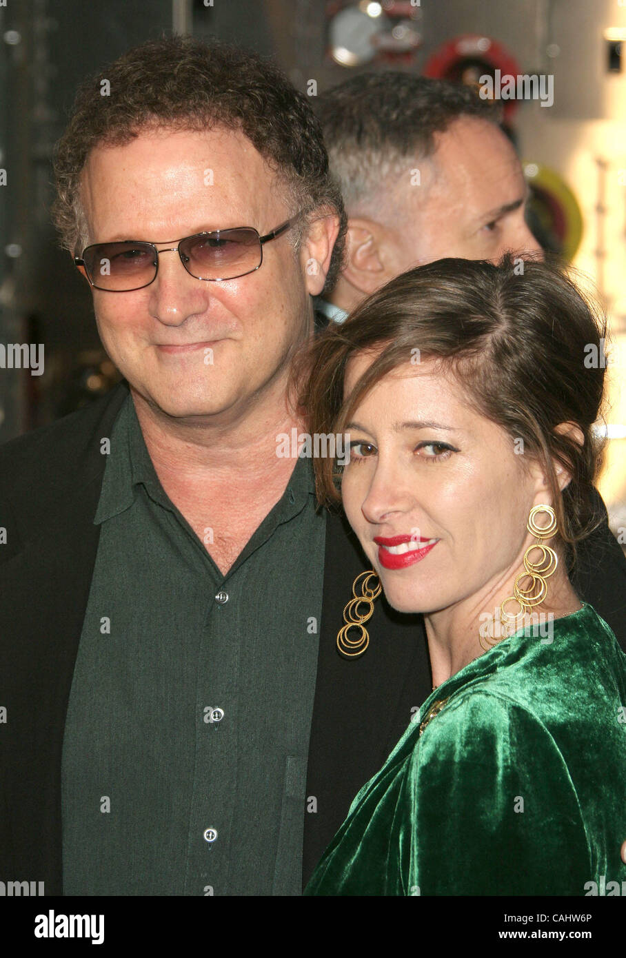 Albert brooks and wife hi-res stock photography and images - Alamy