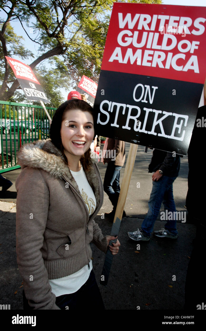 Writers of general hospital hi-res stock photography and images - Alamy