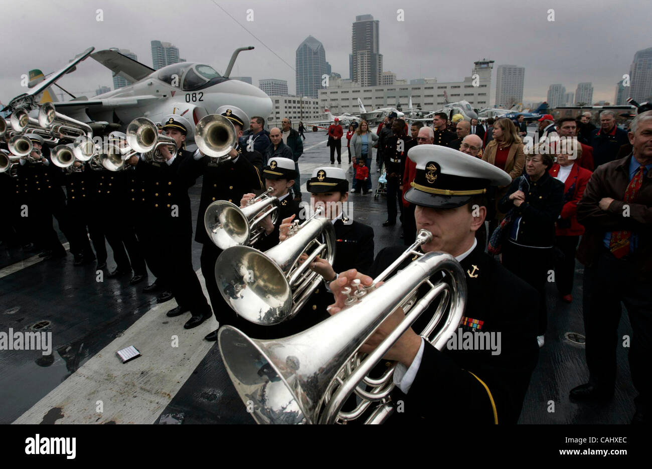 San Diego, CA December 19, 2007 Navy and Utah football fans cheer on ...