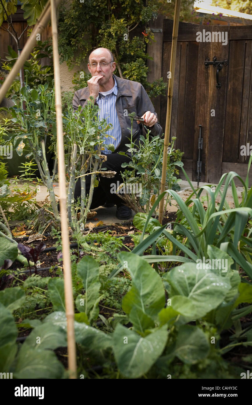 Michael pollan garden hi-res stock photography and images - Alamy