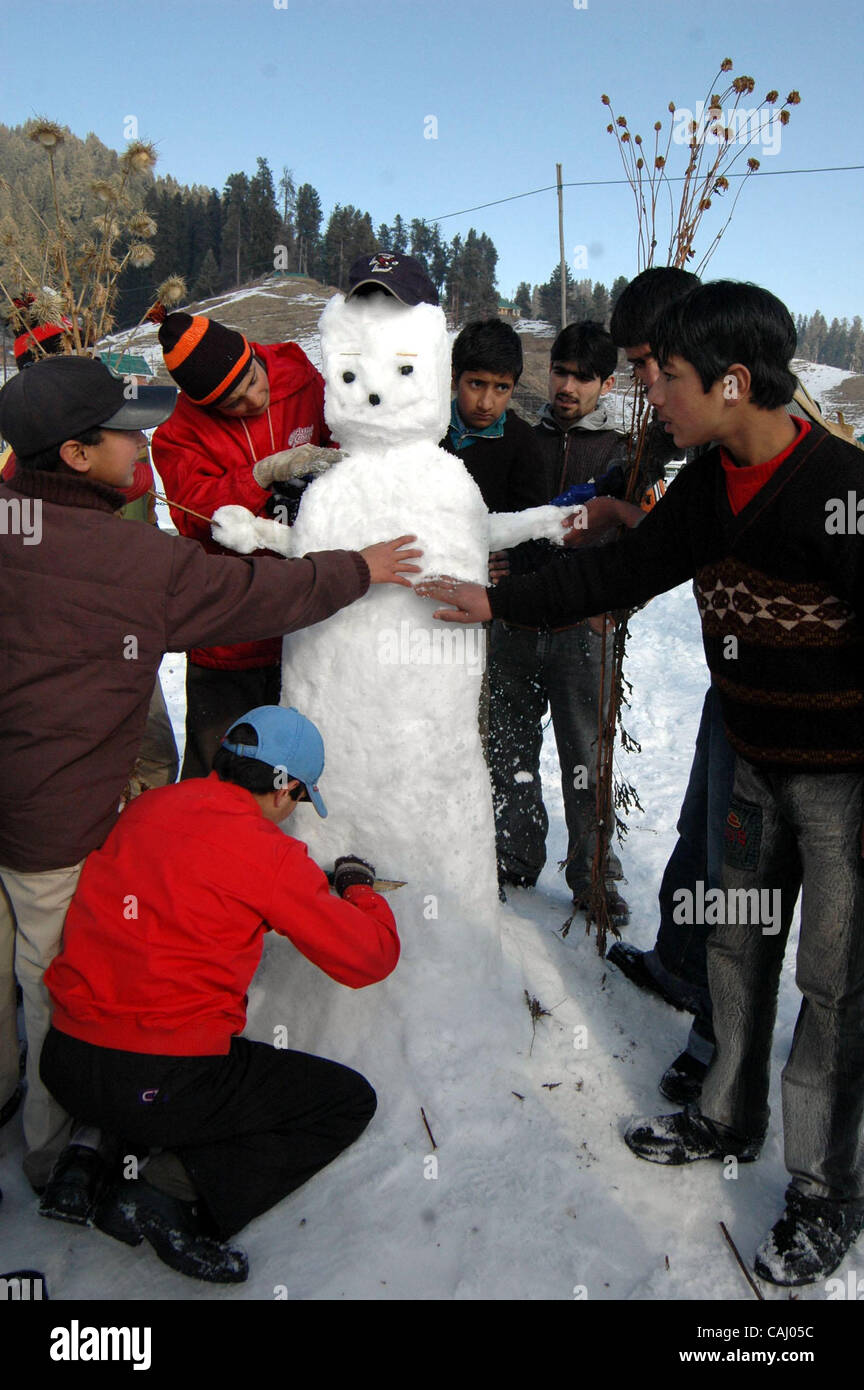 Snowman kids indian hi-res stock photography and images - Alamy
