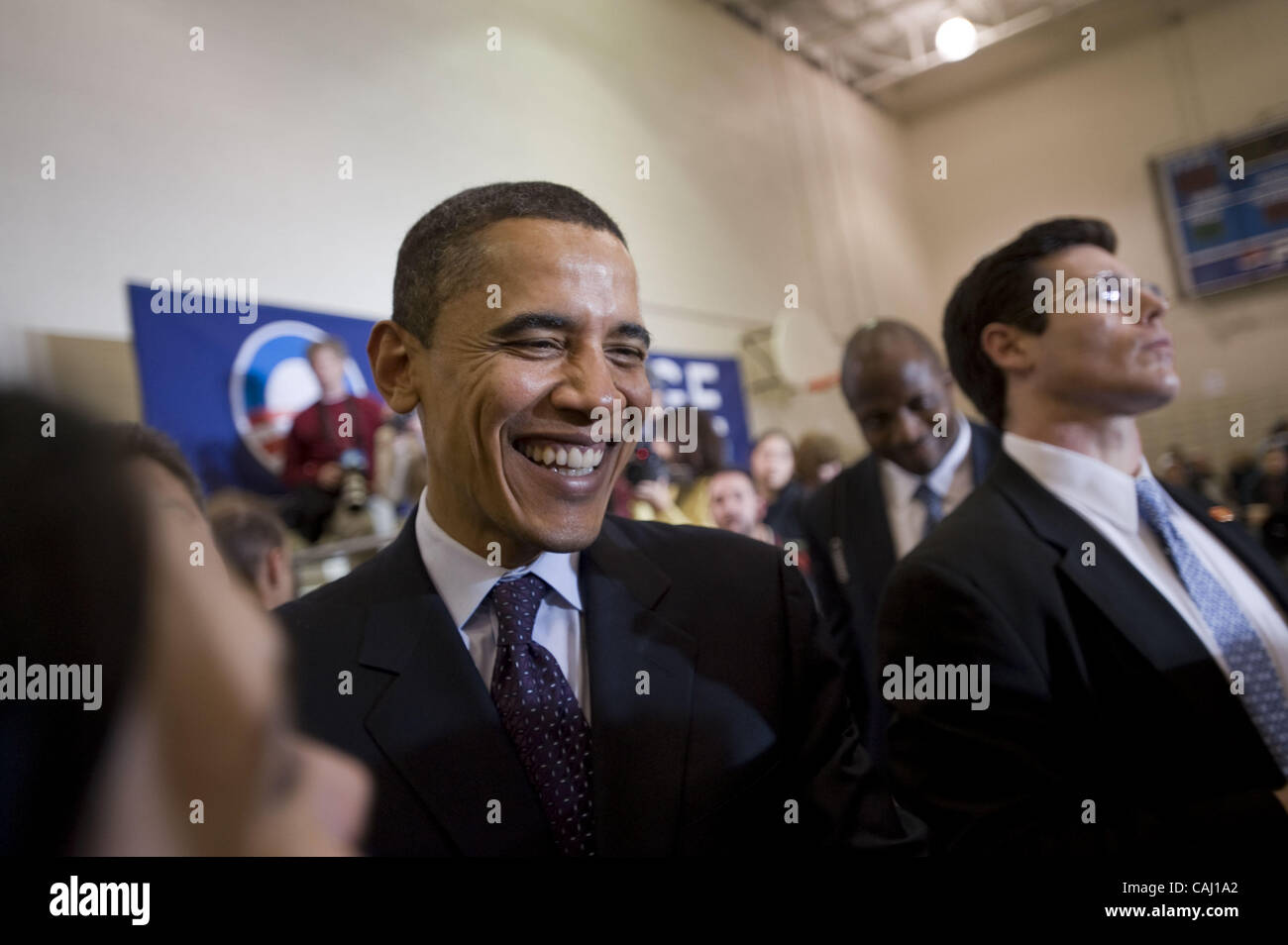 Jan 3, 2005 - IOWA, USA - Cheered by a roaring crowd, Sen. Barack Obama ...