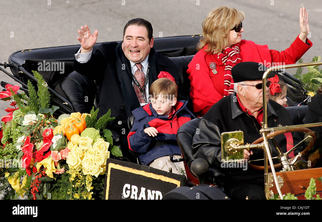 Jan 01, 2008 - Pasadena, CA, USA - Celebrity Chef EMERIL LAGASSE ...