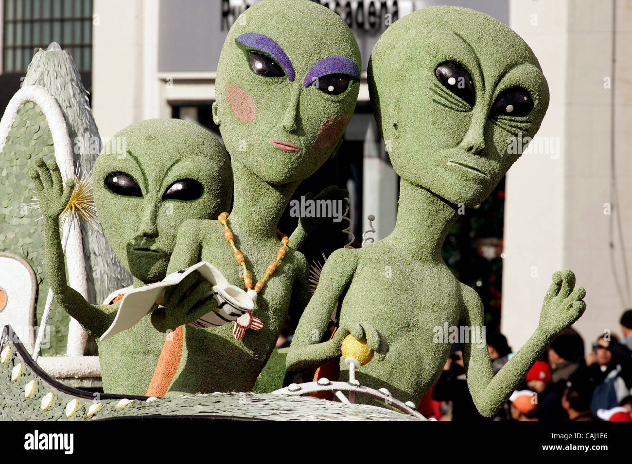 Float in tournament roses parade hi-res stock photography and images ...