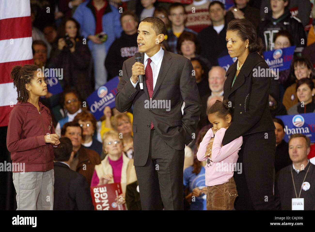 Michelle terry globe hi-res stock photography and images - Alamy