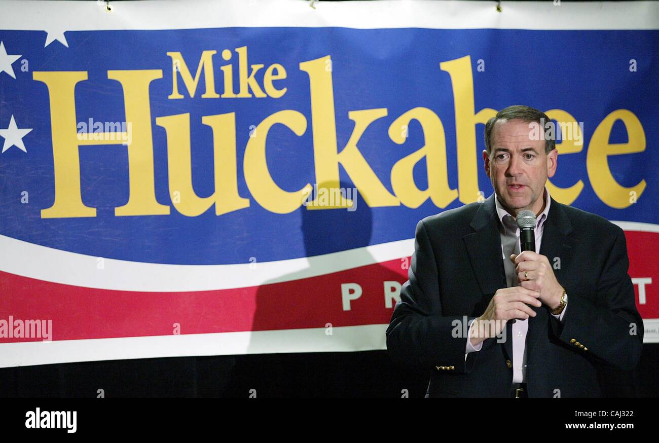 Jan. 4, 2008 - New York, New York, U.S. - K55968TGA.MIKE HUCKABEE ...