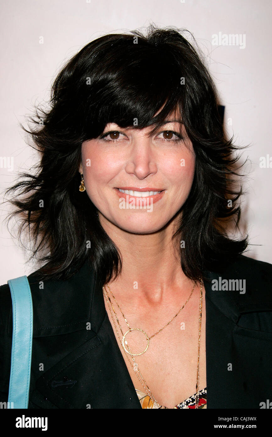 Jan 06, 2008 - West Hollywood, California, USA - Actress ELIZABETH ...