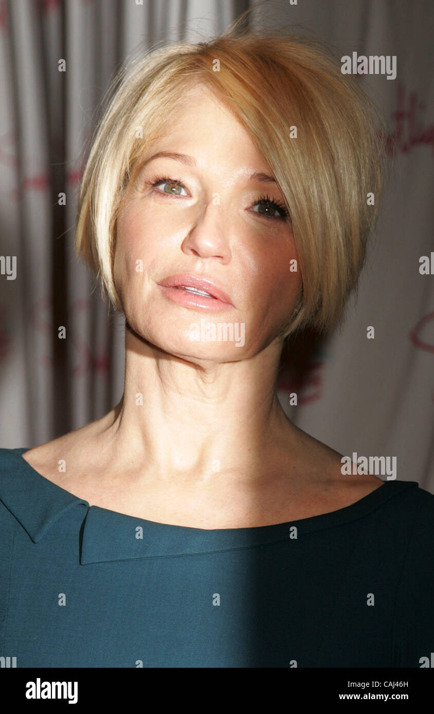 Jan 06, 2008 - New York, NY, USA - Actress ELLEN BARKIN at the 2007 New ...