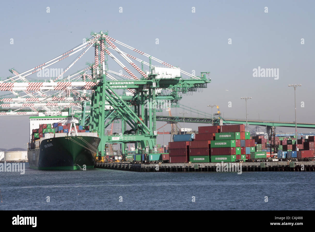 Port of Los Angeles in San Pedro. (Photo by Ringo Chiu / Zuma Press ...