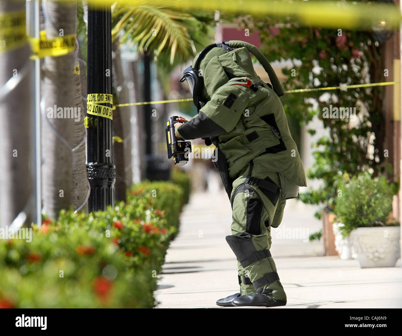 01008 met pb bomb (3) Staff photo by Bill Ingram/ The PBPost 0047463A WITH STORY By CLO -- PB ...