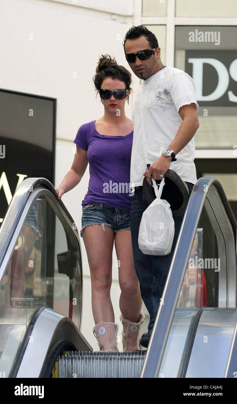 Los Angeles, 2008-1-13 / New couple BRITNEY SPEARS and ADNAN GHALIB ...