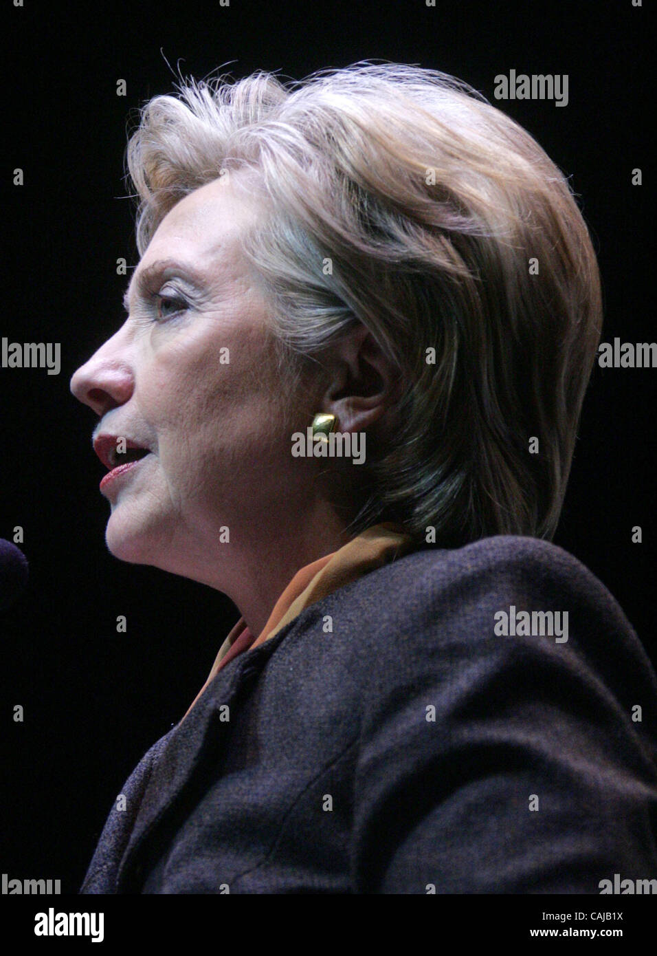 Jan 14, 2008 - New York, NY, USA - Democratic presidential candidate ...