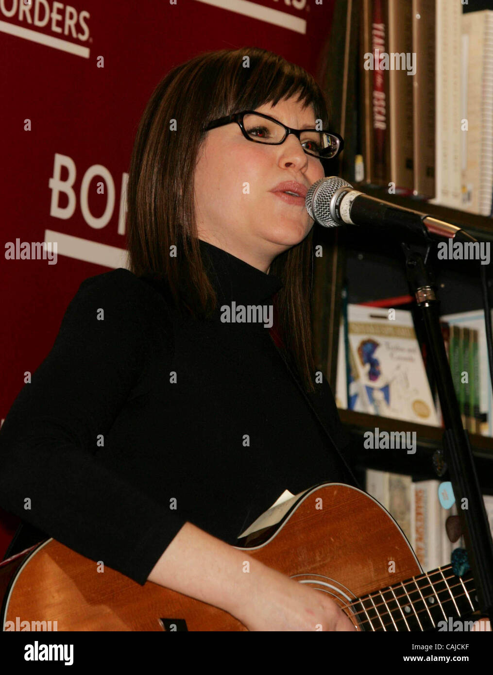 Jan. 22, 2008 - New York, New York, U.S. - LISA LOEB PERFORMS SONGS ...