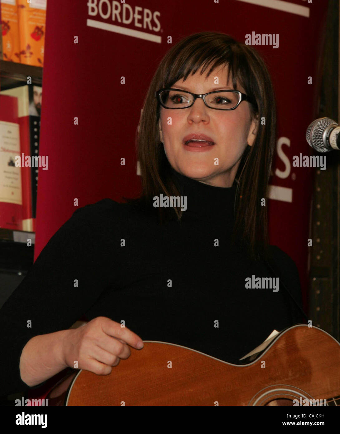 Jan. 22, 2008 - New York, New York, U.S. - LISA LOEB PERFORMS SONGS ...