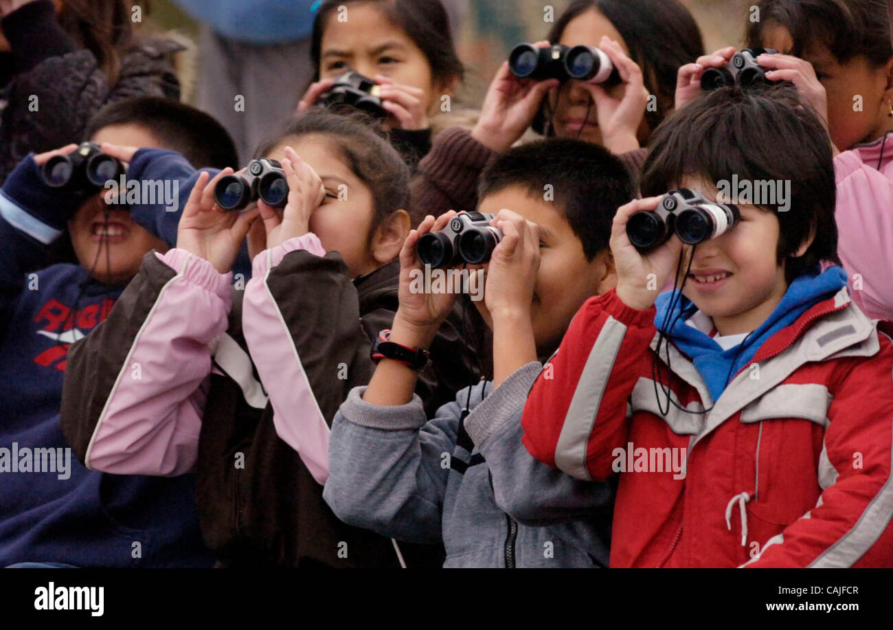 LEDE Woodland Prairie Elementary School students learn how to use ...
