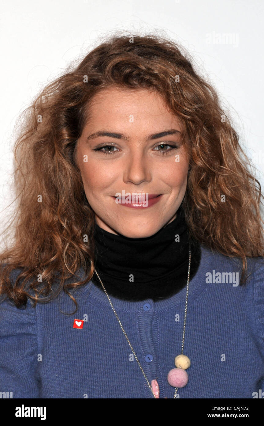 Jan. 11, 2011 - Hollywood, California, U.S. - Emma Daumas.Election du ...