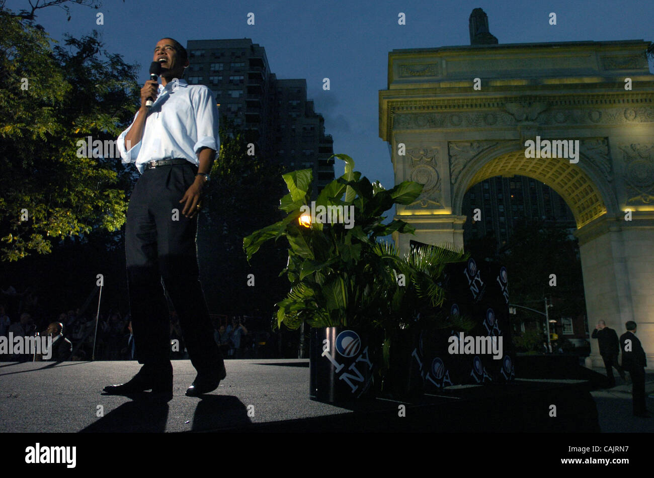 2008 Presidential candidate Senator Barak Obama speaks before a crowd ...