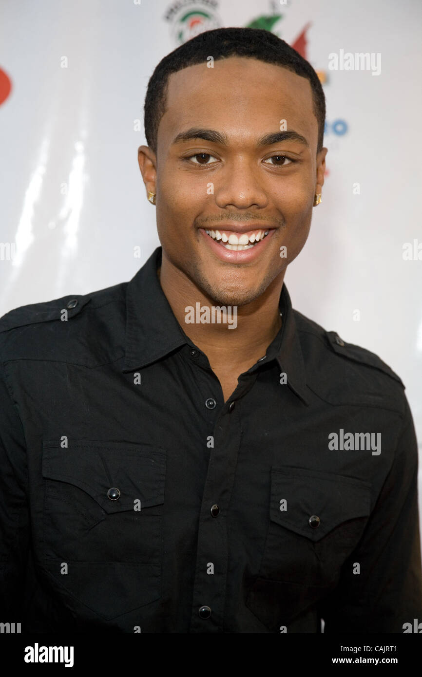 Sep 27, 2007 - Los Angeles, CA, USA - BRADEN WILLIAMS (About a Girl ...