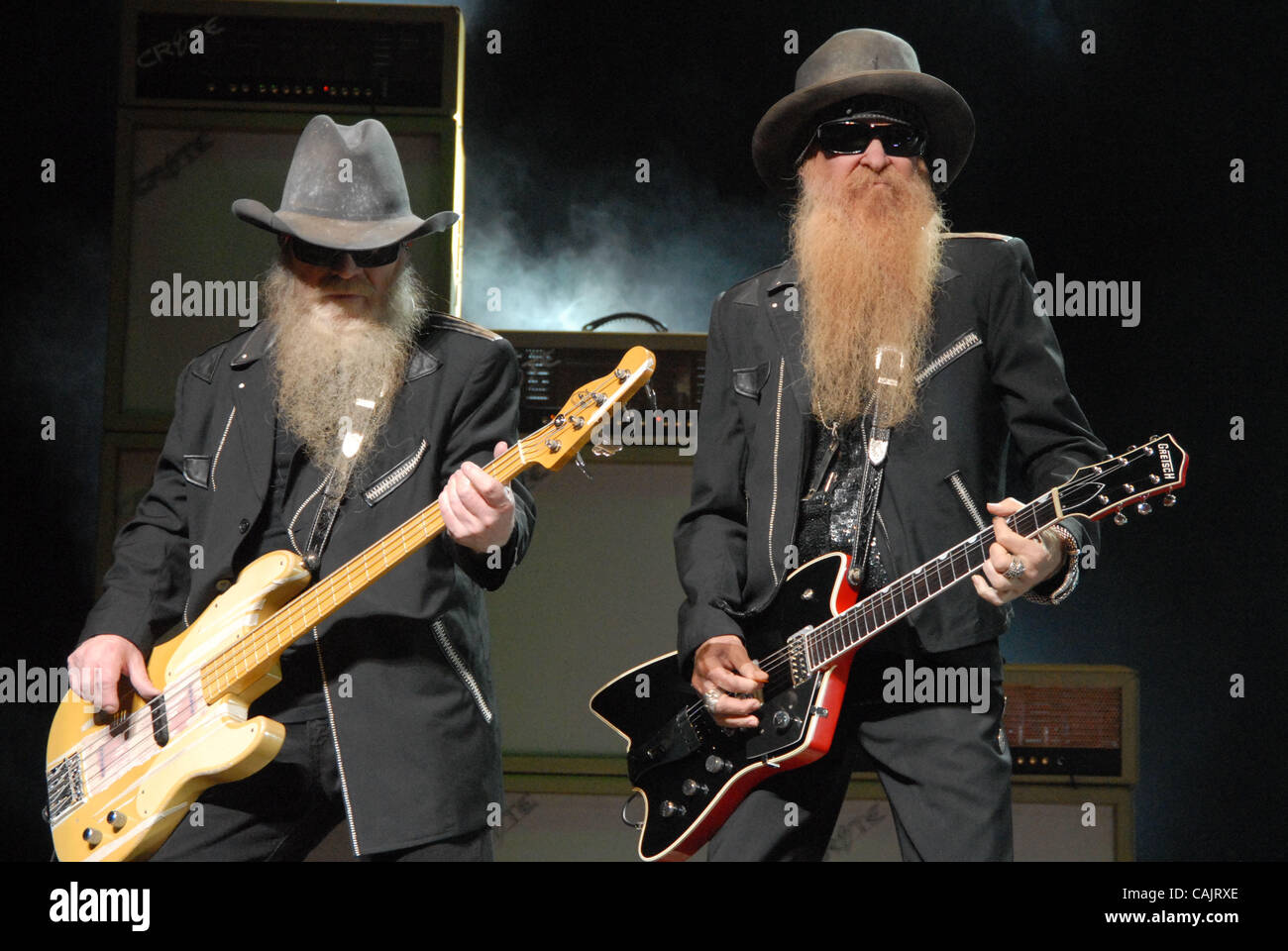 sep 27 2007 zz top performing live in concert at the beacon in nyc ...