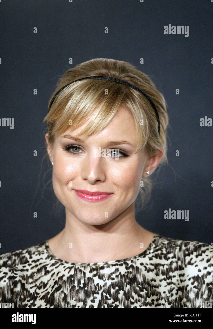 Sep 27, 2007 - Beverly Hills, CA, USA - Actress KRISTIN BELL at the ...